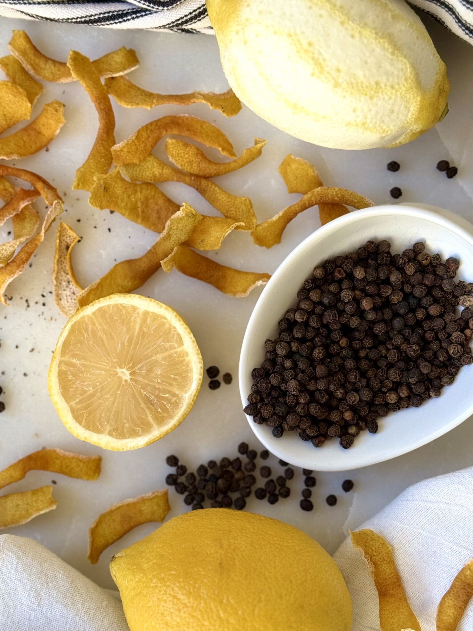 How to Make Homemade Lemon Pepper Seasoning | Style and Grace